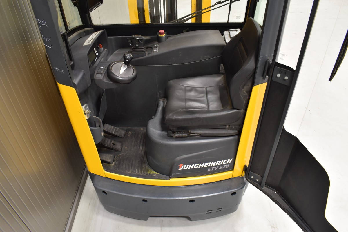 Retrak JUNGHEINRICH ETV 320 32070 | VYSOKOZDVIŽNÉ VOZÍKY s.r.o.
