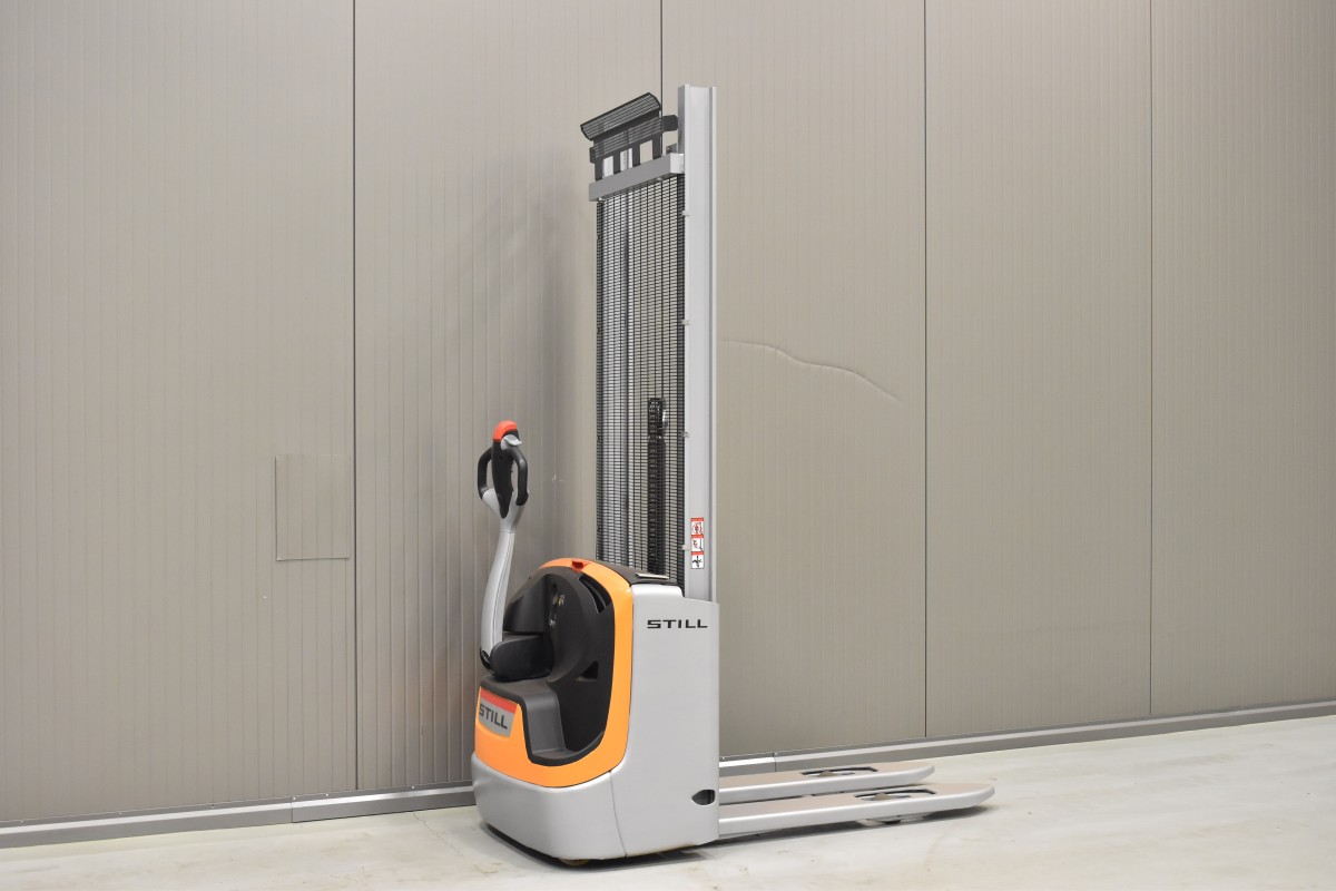 Vysokozdvižné vozíky skladem | VZV.cz