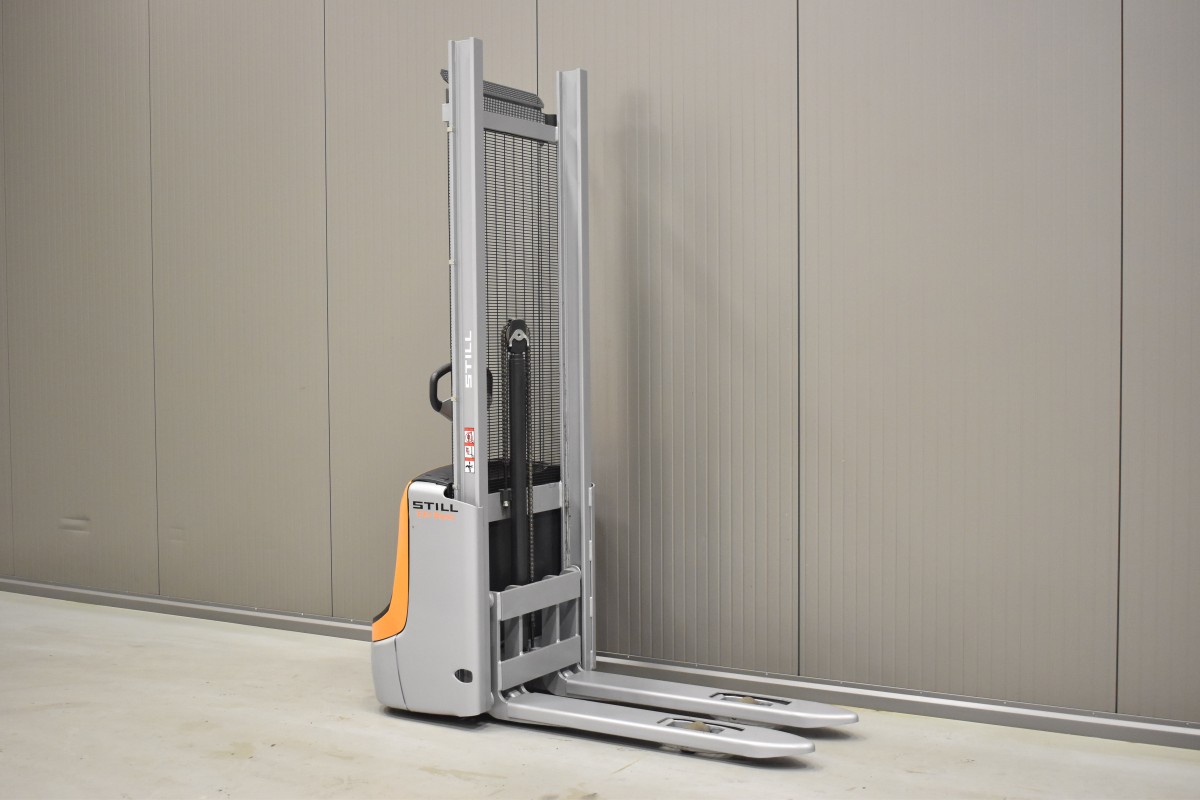 Vysokozdvižné vozíky skladem | VZV.cz