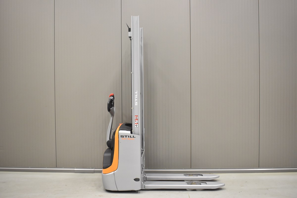 Vysokozdvižné vozíky skladem | VZV.cz