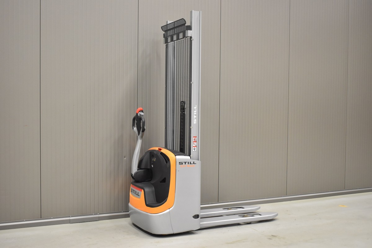 Vysokozdvižné vozíky skladem | VZV.cz