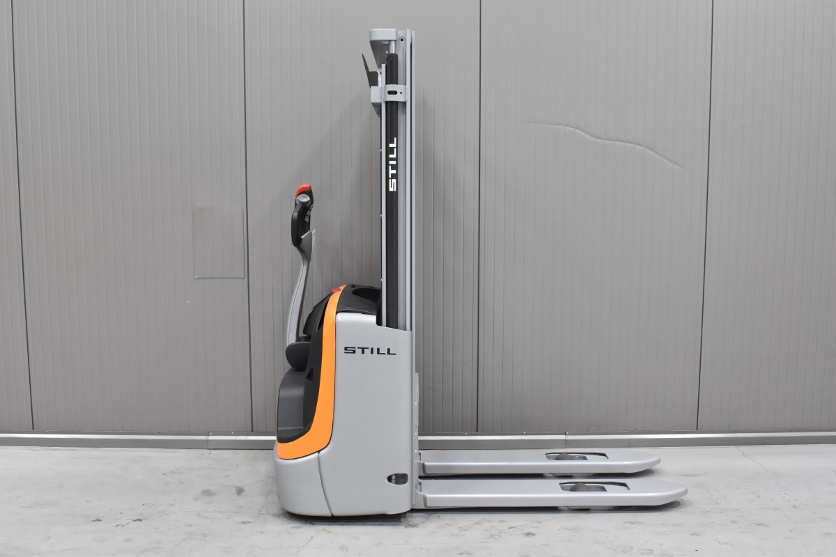 Vysokozdvižné vozíky skladem | VZV.cz