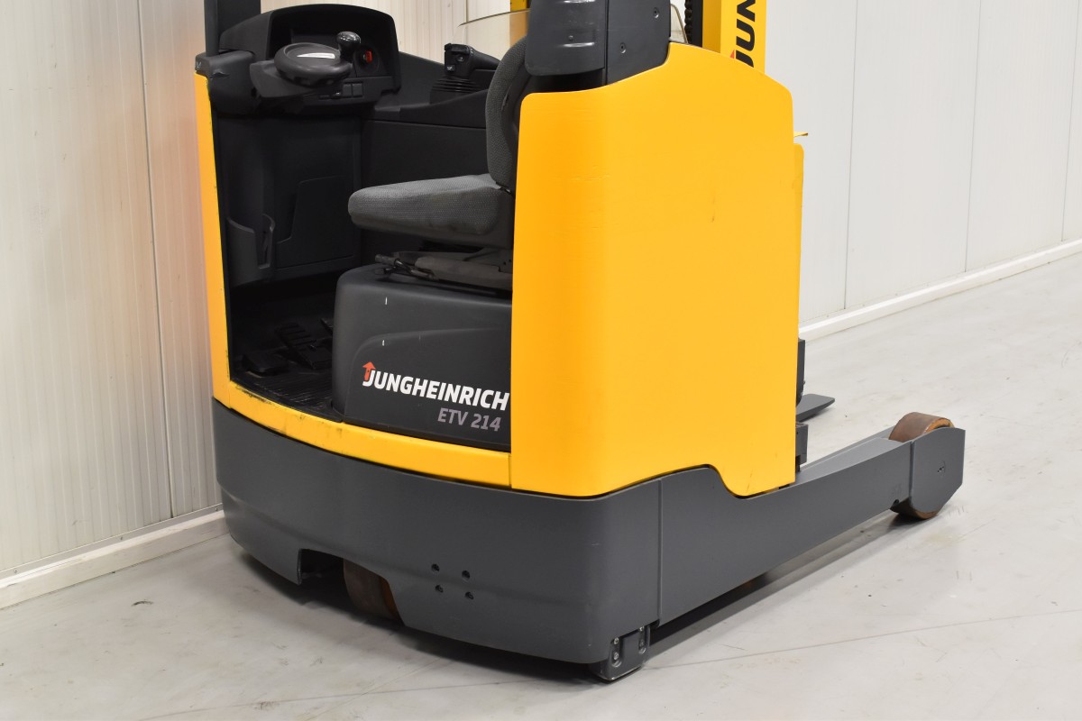 Schubmaststapler JUNGHEINRICH ETV 214 32141