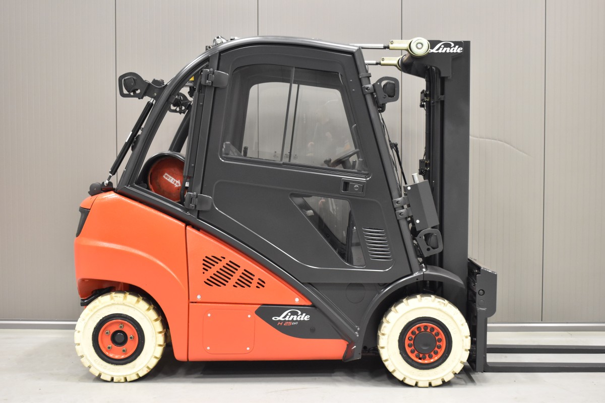 Forklifts in stock | VZV.cz