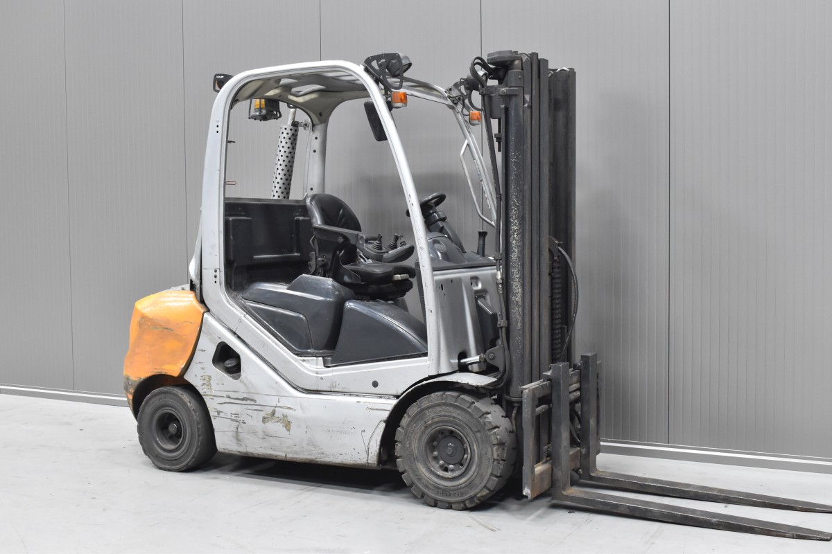 Vysokozdvižné vozíky skladem | VZV.cz